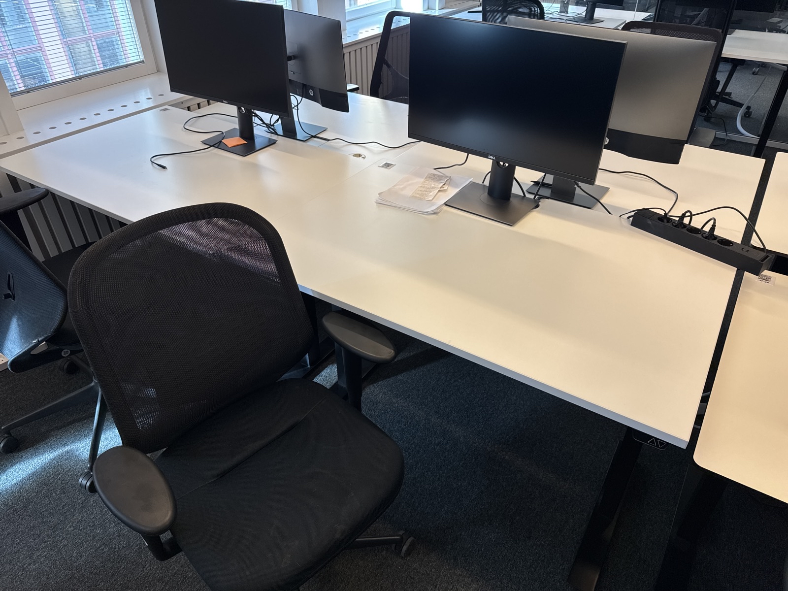 3 st. Höj- och sänkbara (99057) via konkursauktion - Budi Auktioner